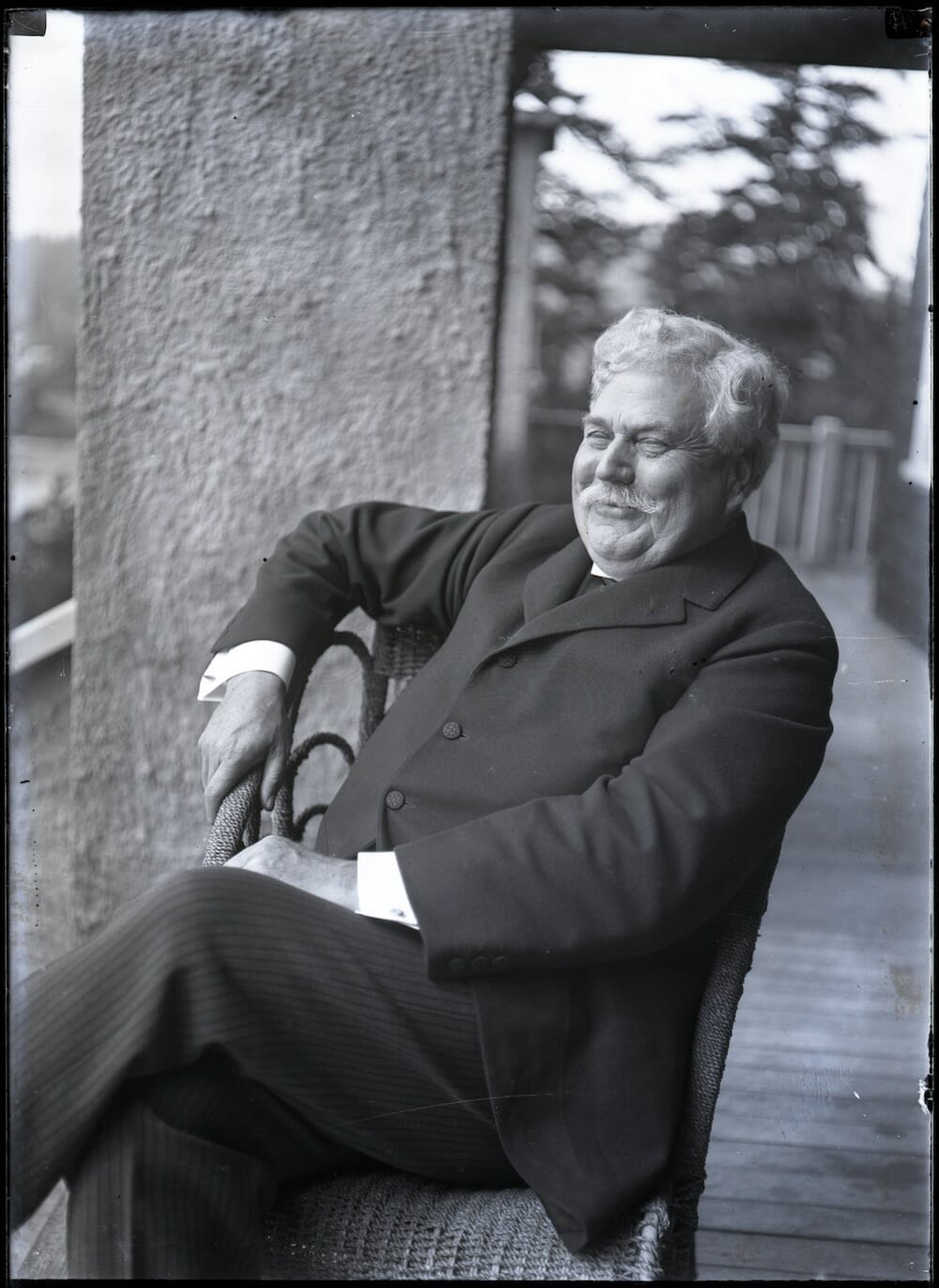 DANCER, THE DREAMERS AND THE QUEEN OF ROMANIA REVIEW